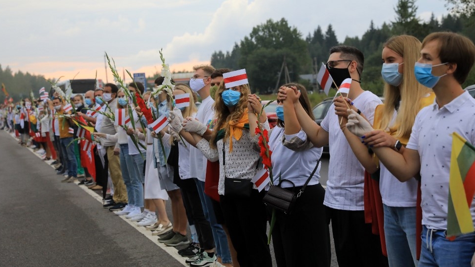 Tens of thousands in Lithuania form human chain for Belarus Tens of thousands in Lithuania form human chain for Belarus
