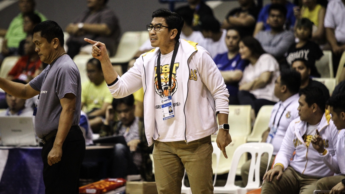 Letran’s Al Chua vehemently denies Ayo return