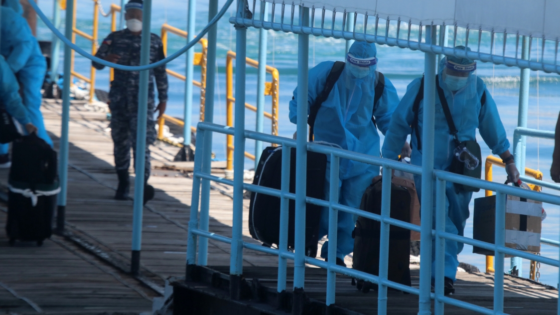 Subic crew change hub begins operations