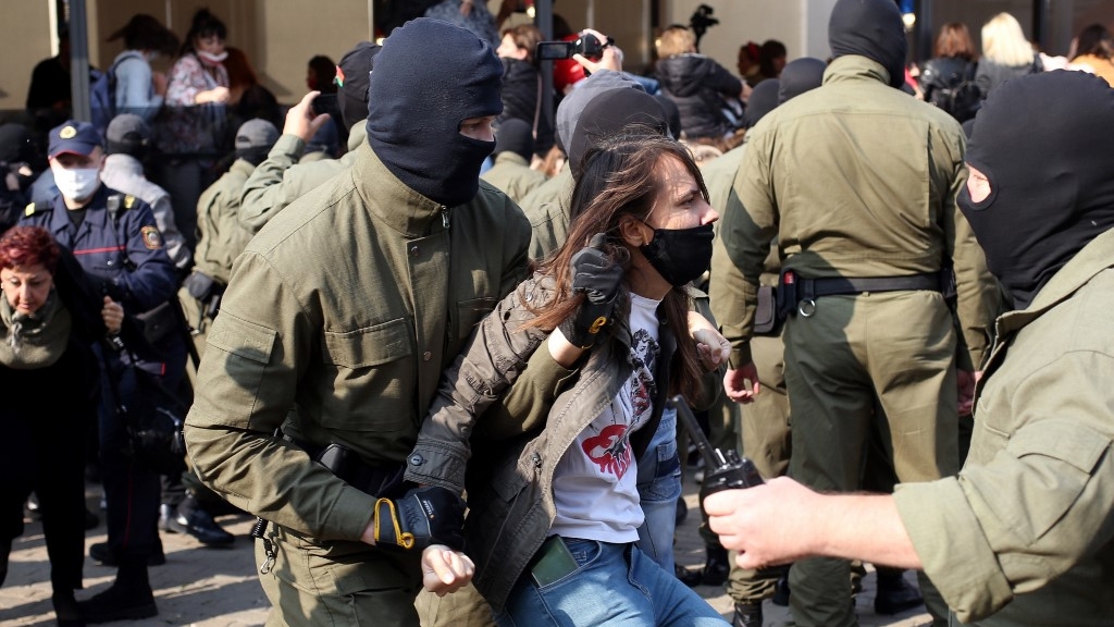 Belarus police violently detain women protesters