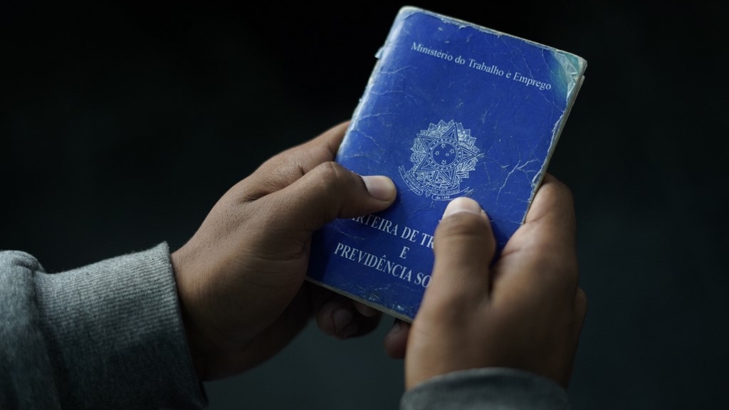 Brazil jobless rate hits record 13.8%