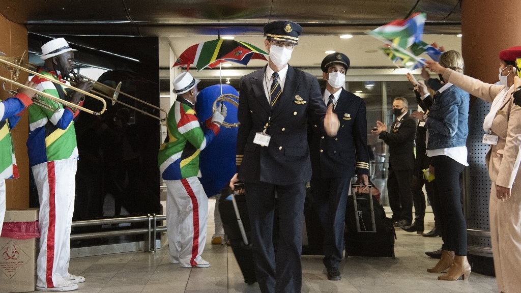 Celebrations in South African airports as borders reopen