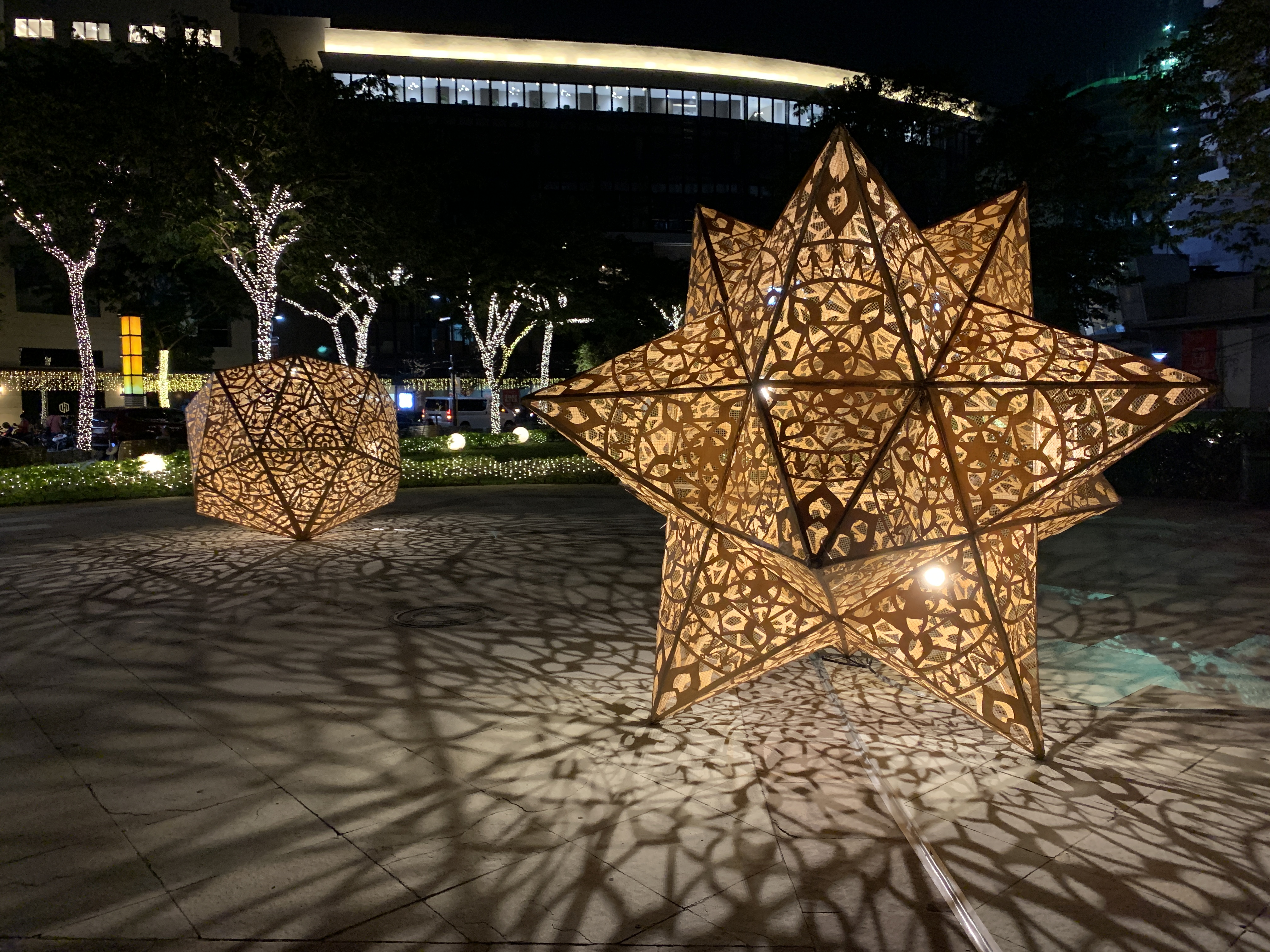 Capitol Commons ‘Lights at the Park’ give much-needed Christmas cheer