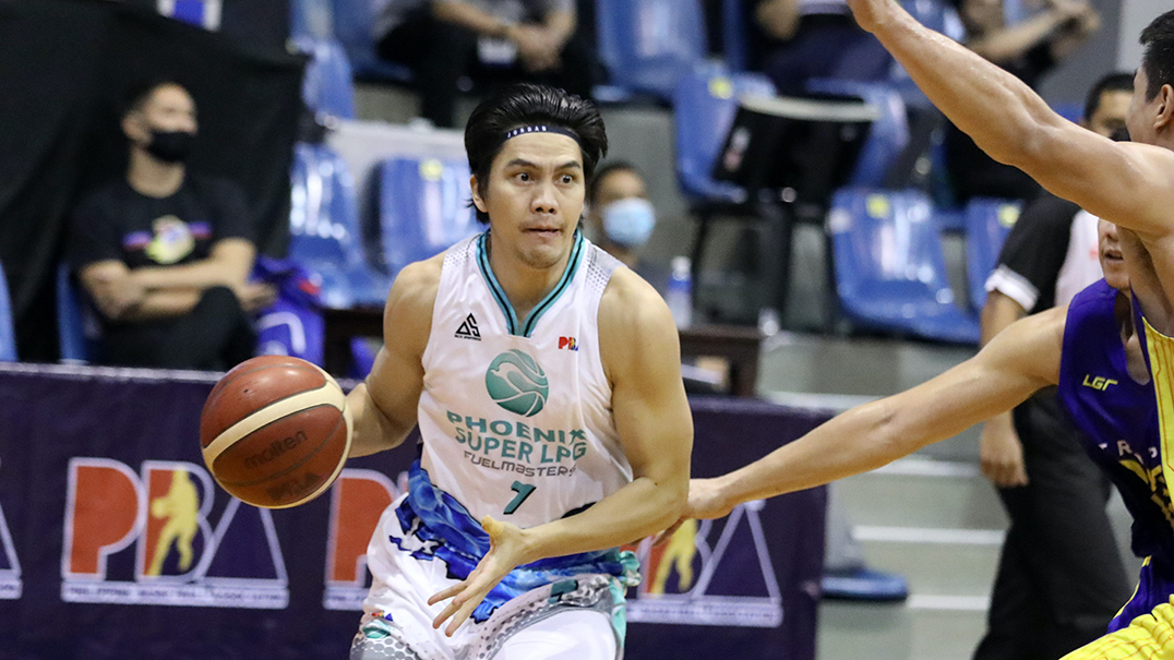 Former Blue Eagles pay tribute to retiring JC Intal