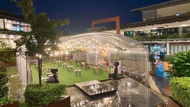 LIST: Where to dine outdoors at UP Town Center
