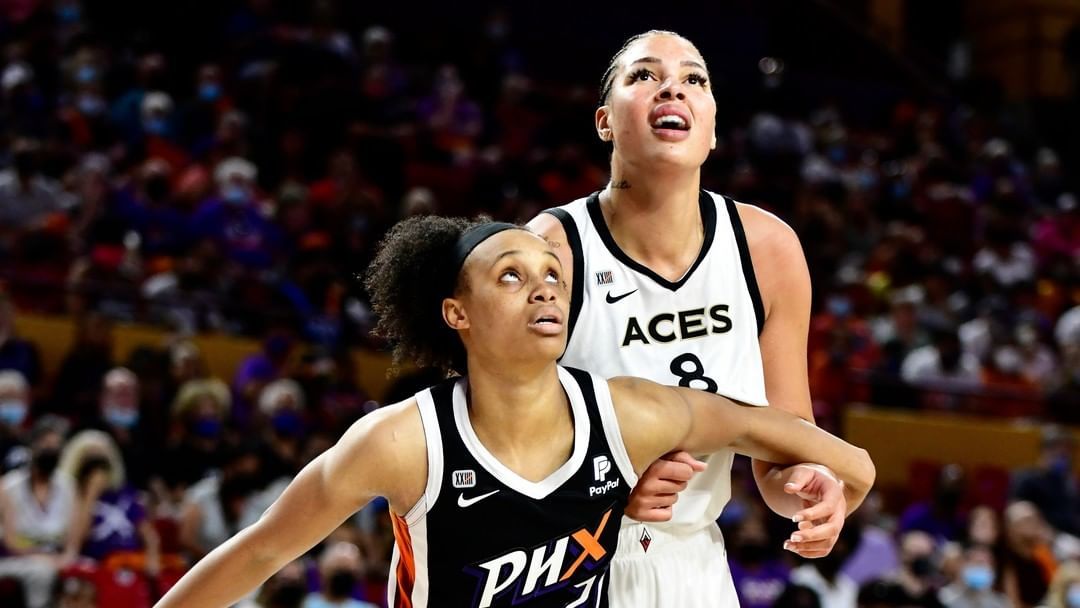 Mercury, Sky smash foes, seize 2-1 WNBA semis series lead