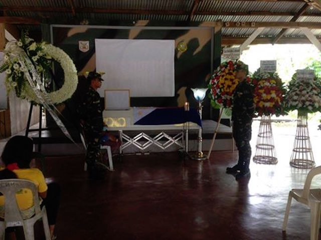 Duterte visits wake of slain CAFGU man as kin call for justice Duterte visits wake of slain CAFGU man as kin call for justice