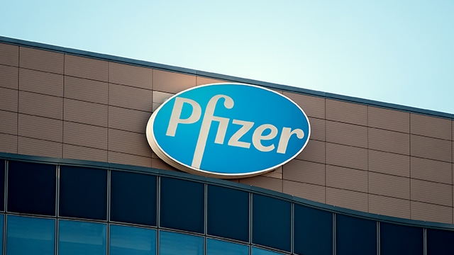 Pfizer lifts forecast, expecting return of medical activity
